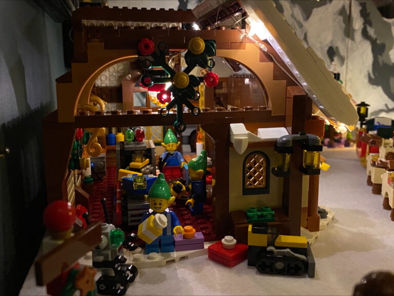 我が家のレゴ®クリスマスシーン 2024 完成 | The Brick Rooms